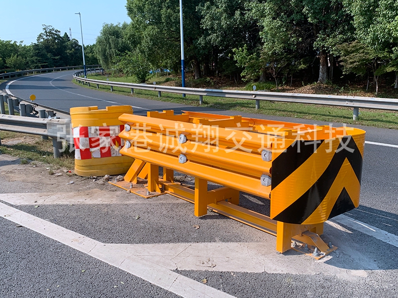 防撞垫 TS级 TA级 TB级-张家港市诚翔交通科技有限公司